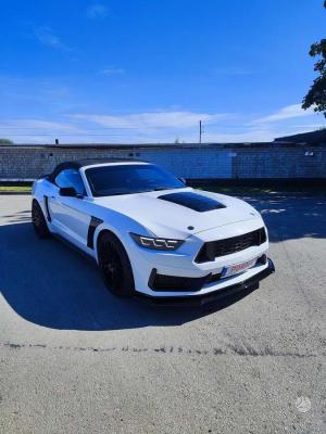 White Ford Mustang 2016 in Klaipeda, with an engine capacity of 3.73 L and mileage of 189 thousand km for 15850 €, photo 9 on AUTOMOTO.COM.LV