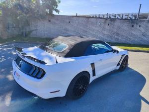 White Ford Mustang 2016 in Klaipeda, with an engine capacity of 3.73 L and mileage of 189 thousand km for 15850 €, photo 10 on AUTOMOTO.COM.LV