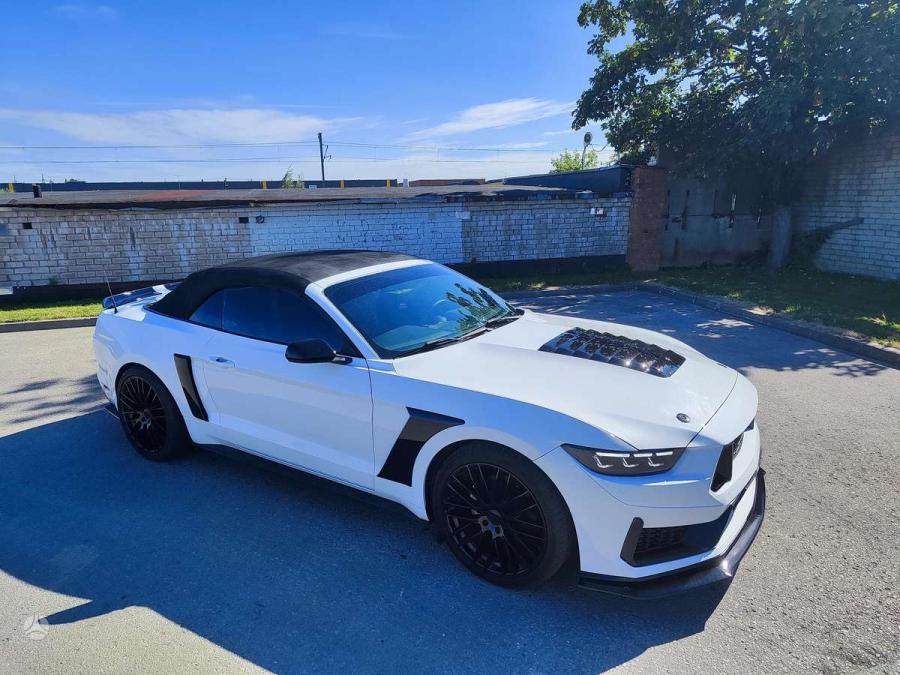 White Ford Mustang 2016 in Klaipeda, with an engine capacity of 3.73 L and mileage of 189 thousand km for 15850 €, photo 11 on AUTOMOTO.COM.LV