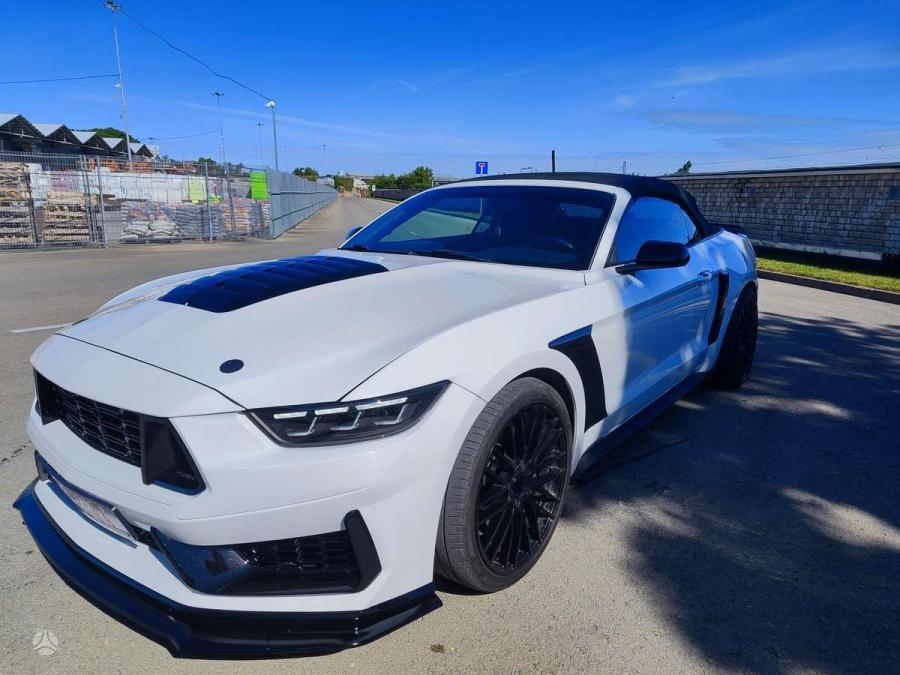 White Ford Mustang 2016 in Klaipeda, with an engine capacity of 3.73 L and mileage of 189 thousand km for 15850 €, photo 13 on AUTOMOTO.COM.LV