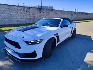 White Ford Mustang 2016 in Klaipeda, with an engine capacity of 3.73 L and mileage of 189 thousand km for 15850 €, photo 16 on AUTOMOTO.COM.LV