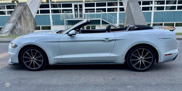 Balts Ford Mustang 2017 Viļņa, ar dzinēja tilpumu 2.26 L un nobraukumu 241 tūkst. km par 15600 €, foto 9 vietnē AUTOMOTO.COM.LV