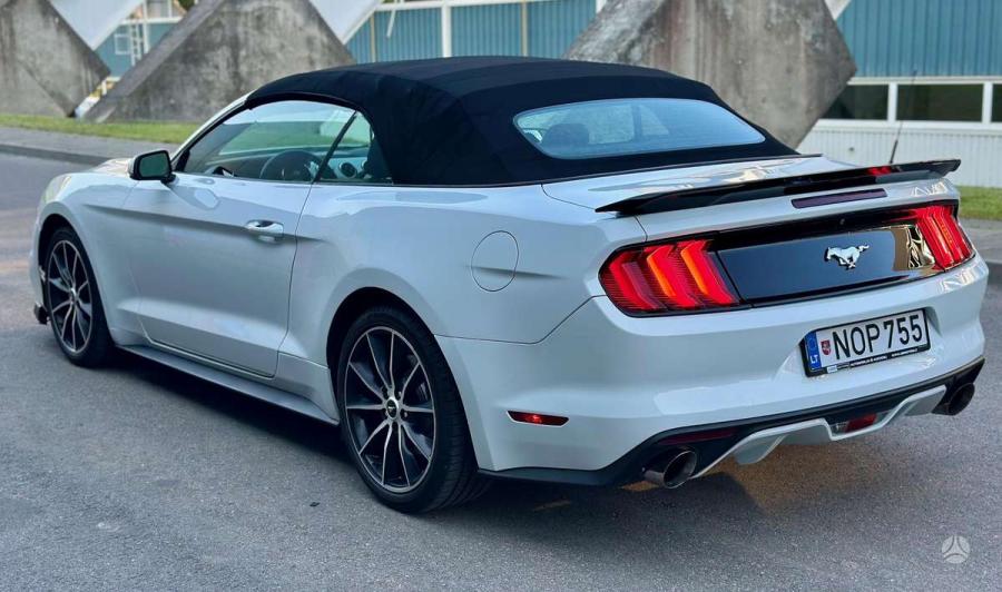 Balts Ford Mustang 2017 Viļņa, ar dzinēja tilpumu 2.26 L un nobraukumu 241 tūkst. km par 15600 €, foto 19 vietnē AUTOMOTO.COM.LV