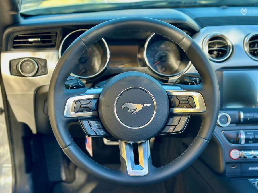 Balts Ford Mustang 2017 Viļņa, ar dzinēja tilpumu 2.26 L un nobraukumu 241 tūkst. km par 15600 €, foto 23 vietnē AUTOMOTO.COM.LV