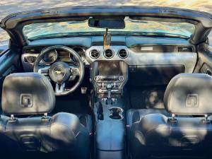 Balts Ford Mustang 2017 Viļņa, ar dzinēja tilpumu 2.26 L un nobraukumu 241 tūkst. km par 15600 €, foto 29 vietnē AUTOMOTO.COM.LV