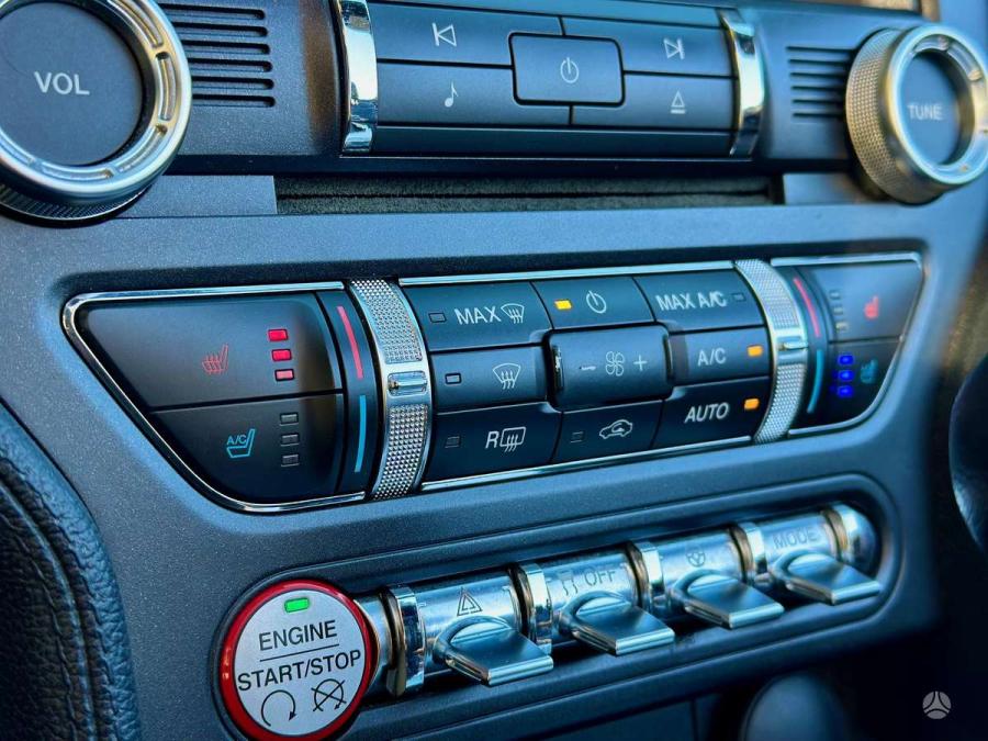 Balts Ford Mustang 2017 Viļņa, ar dzinēja tilpumu 2.26 L un nobraukumu 241 tūkst. km par 15600 €, foto 31 vietnē AUTOMOTO.COM.LV