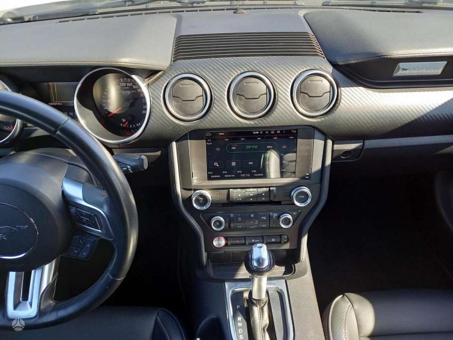Balts Ford Mustang 2019 Kauņa, ar dzinēja tilpumu 2.25 L un nobraukumu 20 tūkst. km par 26300 €, foto 19 vietnē AUTOMOTO.COM.LV