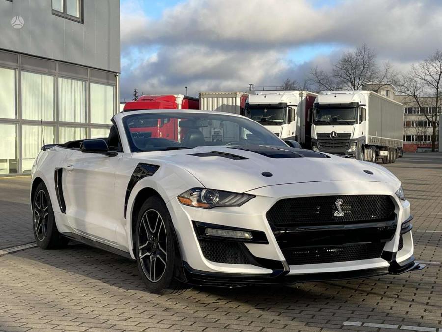 White Ford Mustang 2020 in Klaipeda, with an engine capacity of 2.25 L and mileage of 115 thousand km for 17900 €, photo 5 on AUTOMOTO.COM.LV