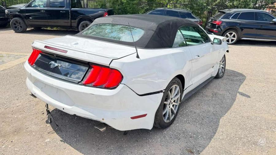 Balts Ford Mustang 2020 Ukmergė, ar dzinēja tilpumu 2.25 L un nobraukumu 176 tūkst. km par 5990 €, foto 4 vietnē AUTOMOTO.COM.LV