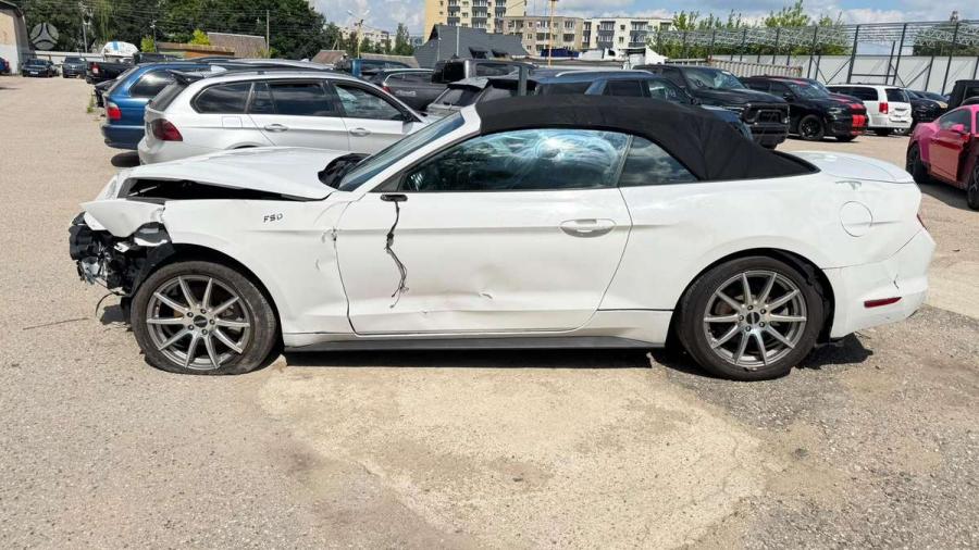 Balts Ford Mustang 2020 Ukmergė, ar dzinēja tilpumu 2.25 L un nobraukumu 176 tūkst. km par 5990 €, foto 9 vietnē AUTOMOTO.COM.LV