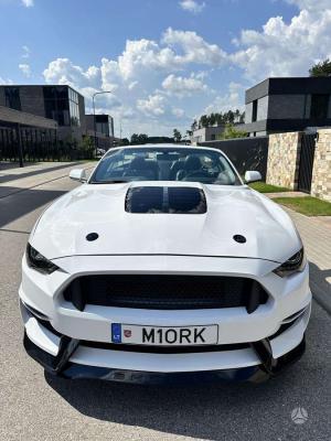 White Ford Mustang 2020 in Vilnius, with an engine capacity of 2.26 L and mileage of 74 thousand km for 22800 €, photo 3 on AUTOMOTO.COM.LV