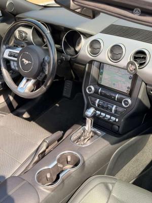 White Ford Mustang 2020 in Vilnius, with an engine capacity of 2.26 L and mileage of 74 thousand km for 22800 €, photo 14 on AUTOMOTO.COM.LV