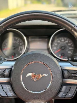 White Ford Mustang 2020 in Vilnius, with an engine capacity of 2.26 L and mileage of 74 thousand km for 22800 €, photo 26 on AUTOMOTO.COM.LV