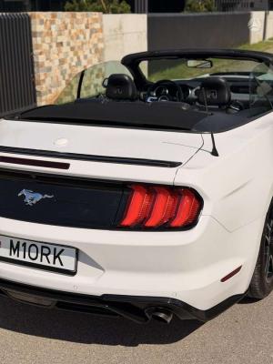 White Ford Mustang 2020 in Vilnius, with an engine capacity of 2.26 L and mileage of 74 thousand km for 22800 €, photo 30 on AUTOMOTO.COM.LV