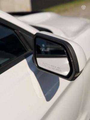 White Ford Mustang 2020 in Vilnius, with an engine capacity of 2.26 L and mileage of 74 thousand km for 22800 €, photo 34 on AUTOMOTO.COM.LV