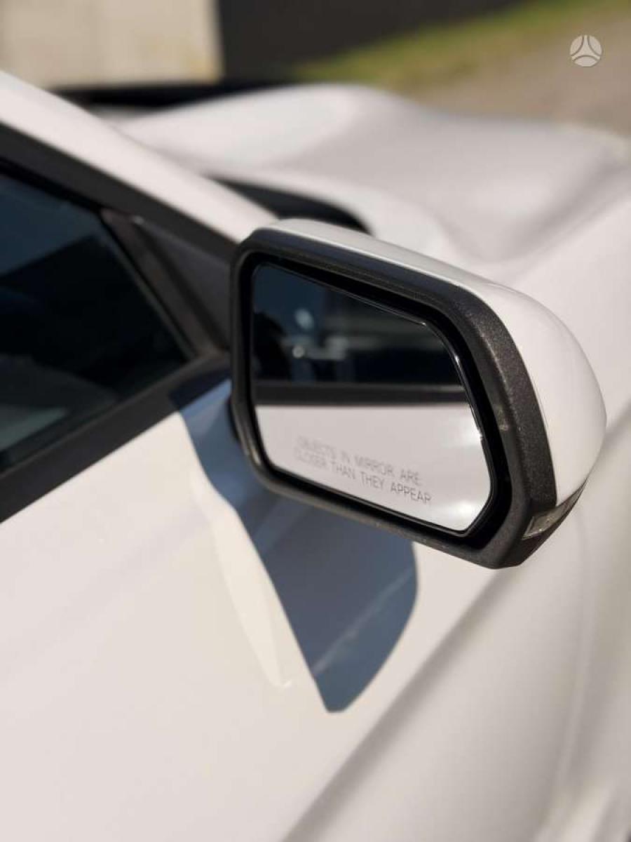White Ford Mustang 2020 in Vilnius, with an engine capacity of 2.26 L and mileage of 74 thousand km for 22800 €, photo 34 on AUTOMOTO.COM.LV