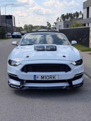 White Ford Mustang 2020 in Vilnius, with an engine capacity of 2.26 L and mileage of 74 thousand km for 22800 €, photo 38 on AUTOMOTO.COM.LV