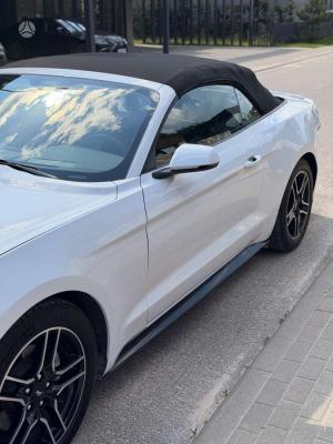 White Ford Mustang 2020 in Vilnius, with an engine capacity of 2.26 L and mileage of 74 thousand km for 22800 €, photo 39 on AUTOMOTO.COM.LV