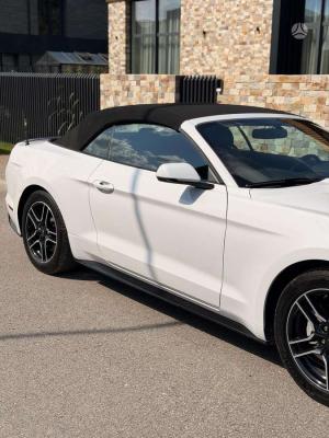 White Ford Mustang 2020 in Vilnius, with an engine capacity of 2.26 L and mileage of 74 thousand km for 22800 €, photo 40 on AUTOMOTO.COM.LV