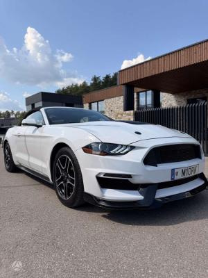 White Ford Mustang 2020 in Vilnius, with an engine capacity of 2.26 L and mileage of 74 thousand km for 22800 €, photo 44 on AUTOMOTO.COM.LV
