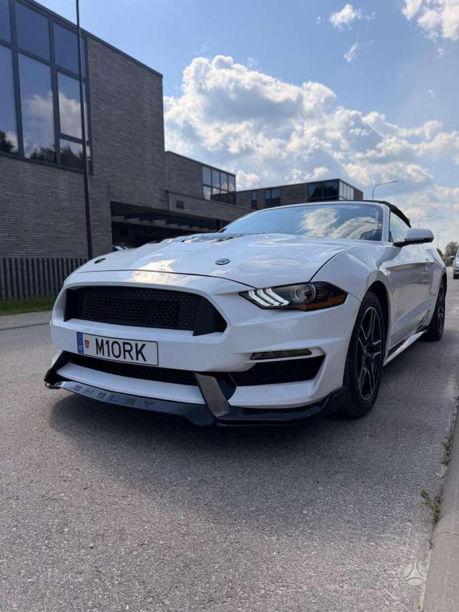 White Ford Mustang 2020 in Vilnius, with an engine capacity of 2.26 L and mileage of 74 thousand km for 22800 €, photo 45 on AUTOMOTO.COM.LV
