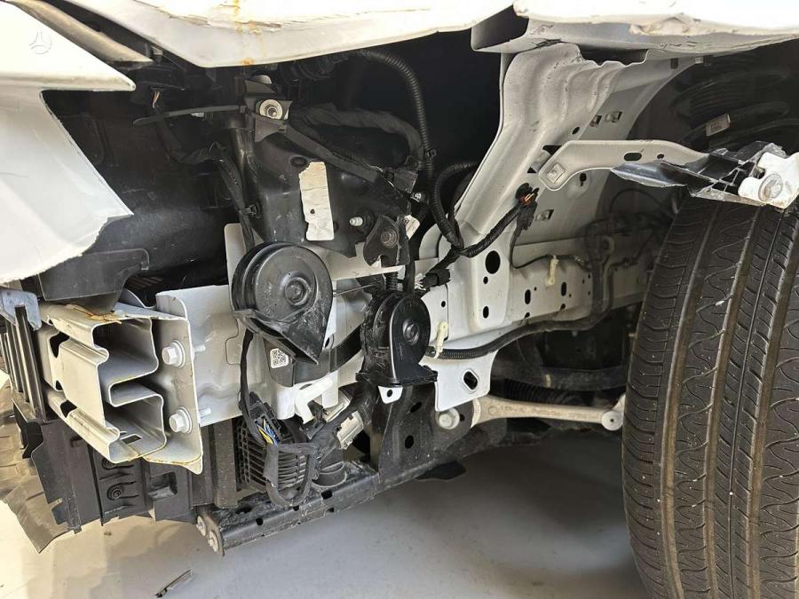 Balts Ford Mustang 2025 Viļņa, ar dzinēja tilpumu 2.30 L un nobraukumu 8 tūkst. km par 13794 €, foto 13 vietnē AUTOMOTO.COM.LV