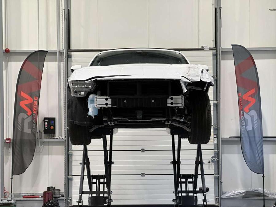 White Ford Mustang 2025 in Vilnius, with an engine capacity of 2.30 L and mileage of 8 thousand km for 13794 €, photo 12 on AUTOMOTO.COM.LV