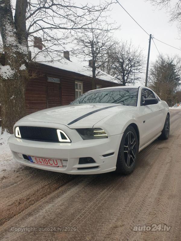 Balts Ford Mustang 2014 Tallina, ar dzinēja tilpumu 3.70 L un nobraukumu 121 tūkst. km par 13000 €, foto 1 vietnē AUTOMOTO.COM.LV