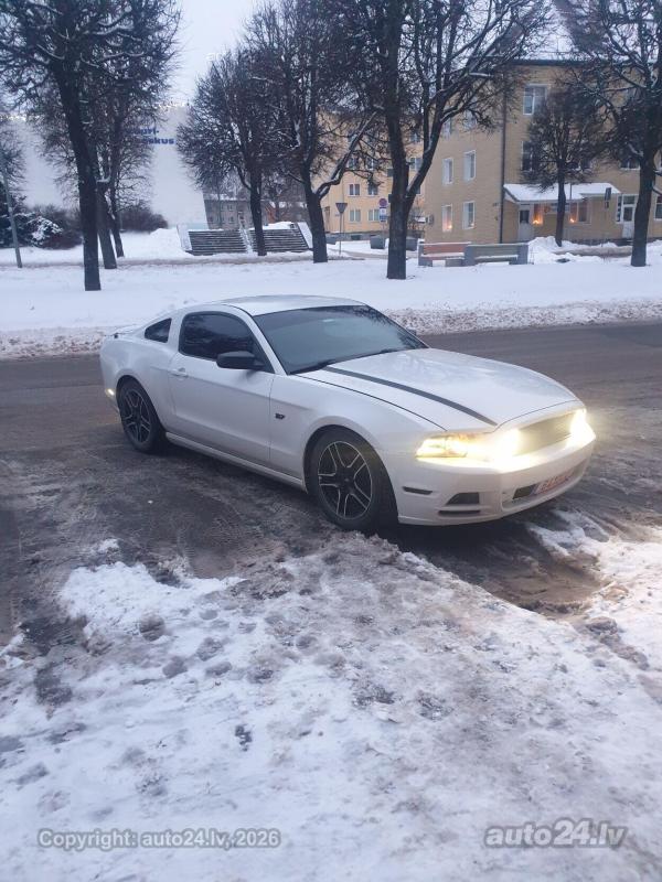Balts Ford Mustang 2014 Tallina, ar dzinēja tilpumu 3.70 L un nobraukumu 121 tūkst. km par 13000 €, foto 3 vietnē AUTOMOTO.COM.LV