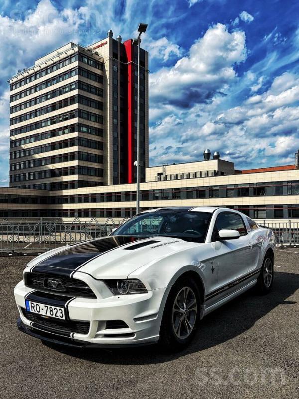 Balts Ford Mustang 2014 Rīga, ar dzinēja tilpumu 3.70 L un nobraukumu 165 tūkst. km par 15000 €, foto 1 vietnē AUTOMOTO.COM.LV