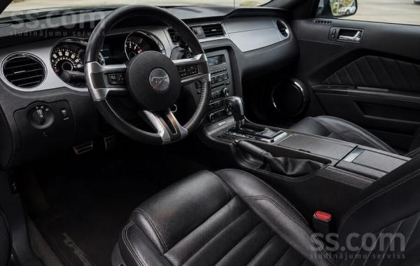 Balts Ford Mustang 2014 Rīga, ar dzinēja tilpumu 3.70 L un nobraukumu 165 tūkst. km par 15000 €, foto 2 vietnē AUTOMOTO.COM.LV