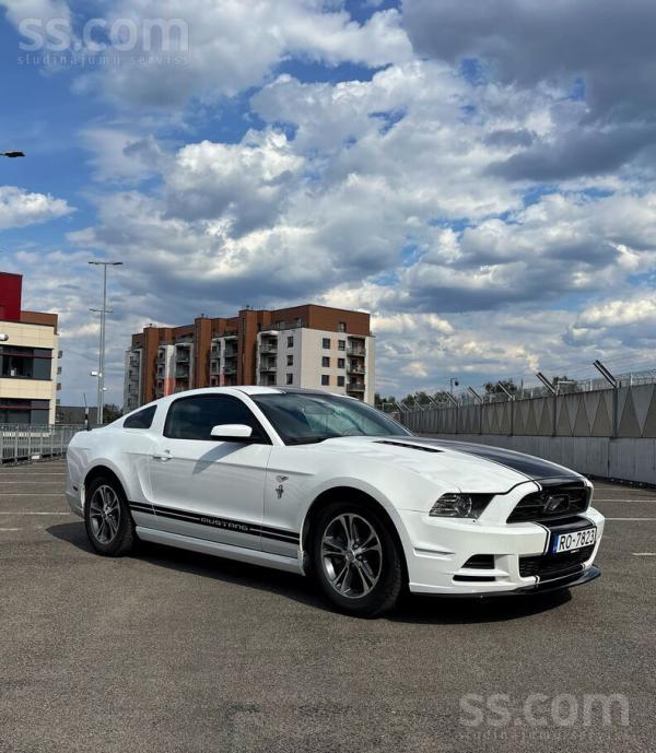 Balts Ford Mustang 2014 Rīga, ar dzinēja tilpumu 3.70 L un nobraukumu 165 tūkst. km par 15000 €, foto 3 vietnē AUTOMOTO.COM.LV