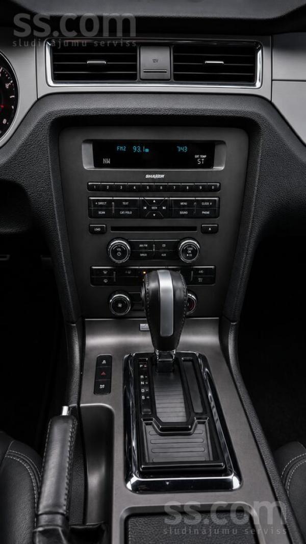 Balts Ford Mustang 2014 Rīga, ar dzinēja tilpumu 3.70 L un nobraukumu 165 tūkst. km par 15000 €, foto 4 vietnē AUTOMOTO.COM.LV