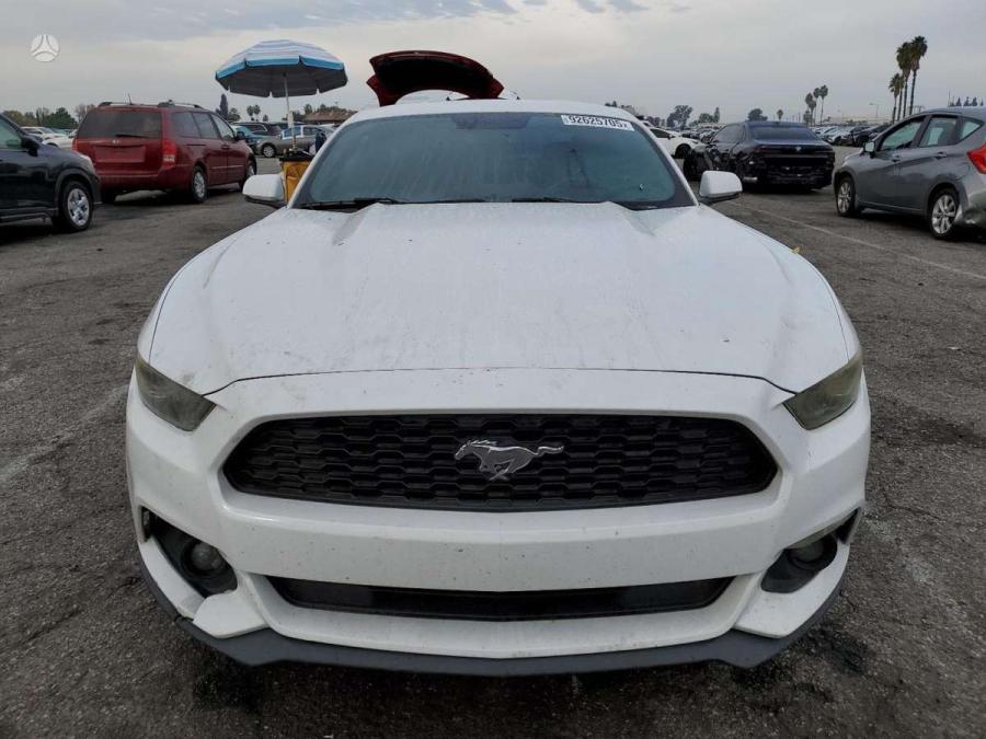 Balts Ford Mustang 2015 Viļņa, ar dzinēja tilpumu 2.26 L un nobraukumu 234 tūkst. km par 8850 €, foto 3 vietnē AUTOMOTO.COM.LV