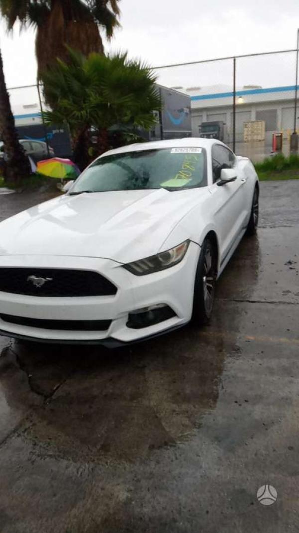 Balts Ford Mustang 2015 Viļņa, ar dzinēja tilpumu 2.26 L un nobraukumu 234 tūkst. km par 8850 €, foto 5 vietnē AUTOMOTO.COM.LV