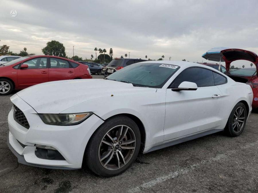 Balts Ford Mustang 2015 Viļņa, ar dzinēja tilpumu 2.26 L un nobraukumu 234 tūkst. km par 8850 €, foto 6 vietnē AUTOMOTO.COM.LV