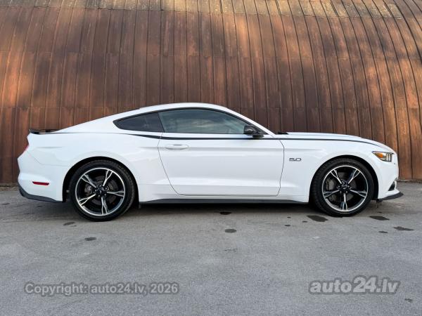 Balts Ford Mustang 2015 Tallina, ar dzinēja tilpumu 5.00 L un nobraukumu 93 tūkst. km par 27990 €, foto 2 vietnē AUTOMOTO.COM.LV