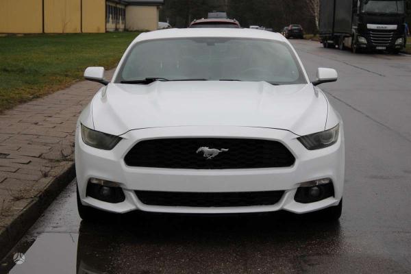 Balts Ford Mustang 2016 Viļņa, ar dzinēja tilpumu 2.26 L un nobraukumu 182 tūkst. km par 12800 €, foto 1 vietnē AUTOMOTO.COM.LV