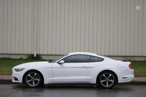Balts Ford Mustang 2016 Viļņa, ar dzinēja tilpumu 2.26 L un nobraukumu 182 tūkst. km par 12800 €, foto 3 vietnē AUTOMOTO.COM.LV