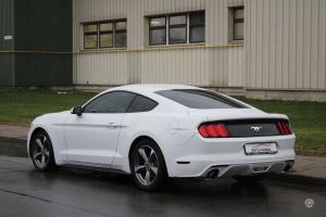 Balts Ford Mustang 2016 Viļņa, ar dzinēja tilpumu 2.26 L un nobraukumu 182 tūkst. km par 12800 €, foto 4 vietnē AUTOMOTO.COM.LV