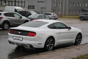Balts Ford Mustang 2016 Viļņa, ar dzinēja tilpumu 2.26 L un nobraukumu 182 tūkst. km par 12800 €, foto 6 vietnē AUTOMOTO.COM.LV