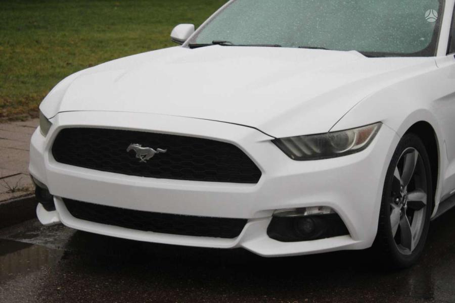 Balts Ford Mustang 2016 Viļņa, ar dzinēja tilpumu 2.26 L un nobraukumu 182 tūkst. km par 12800 €, foto 10 vietnē AUTOMOTO.COM.LV