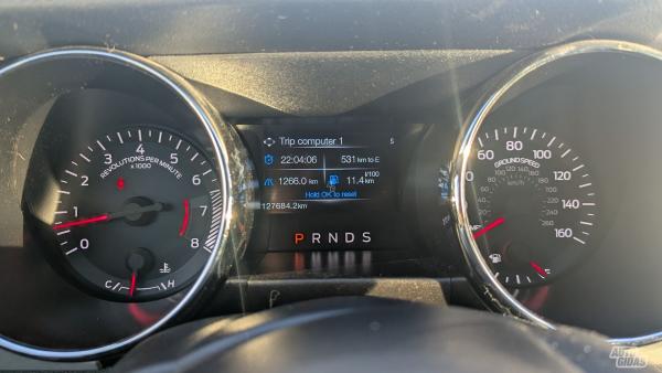 Balts Ford Mustang 2017 Viļņa, ar dzinēja tilpumu 2.30 L un nobraukumu 128 tūkst. km par 16500 €, foto 2 vietnē AUTOMOTO.COM.LV