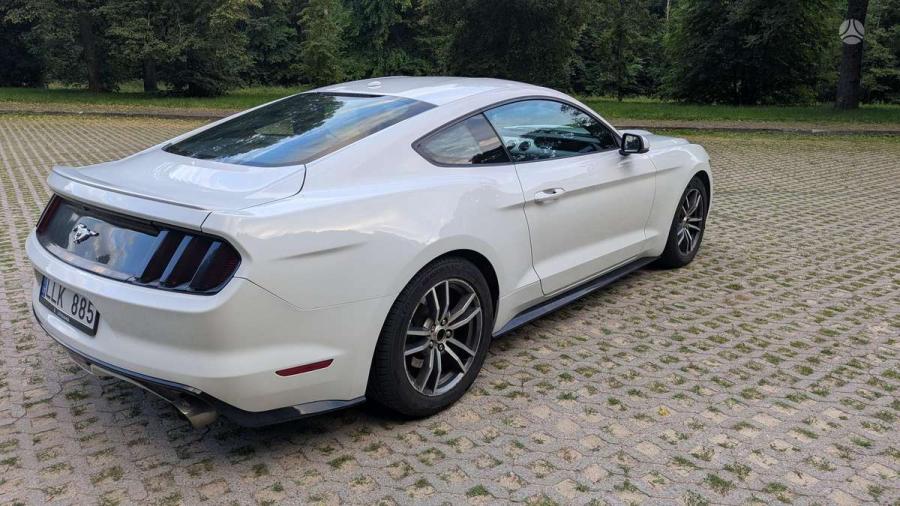Balts Ford Mustang 2017 Viļņa, ar dzinēja tilpumu 2.30 L un nobraukumu 128 tūkst. km par 16200 €, foto 3 vietnē AUTOMOTO.COM.LV