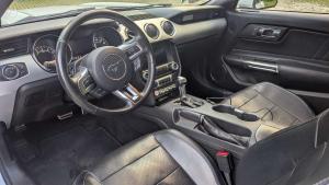 Balts Ford Mustang 2017 Viļņa, ar dzinēja tilpumu 2.30 L un nobraukumu 128 tūkst. km par 16200 €, foto 5 vietnē AUTOMOTO.COM.LV