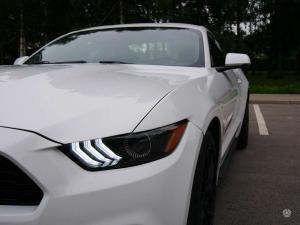 White Ford Mustang 2017 in Siauliai, with an engine capacity of 2.26 L and mileage of 120 thousand km for 16500 €, photo 3 on AUTOMOTO.COM.LV