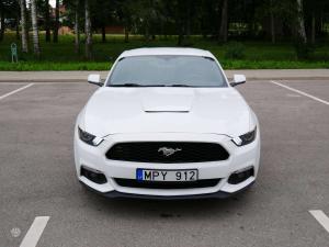 White Ford Mustang 2017 in Siauliai, with an engine capacity of 2.26 L and mileage of 120 thousand km for 16500 €, photo 6 on AUTOMOTO.COM.LV