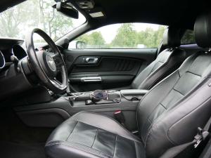 White Ford Mustang 2017 in Siauliai, with an engine capacity of 2.26 L and mileage of 120 thousand km for 16500 €, photo 10 on AUTOMOTO.COM.LV