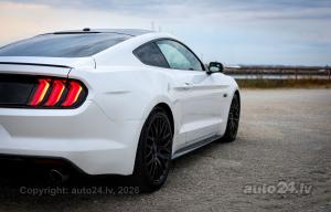 White Ford Mustang 2017 in Tallinn, with an engine capacity of 5.00 L and mileage of 85 thousand km for 40000 €, photo 9 on AUTOMOTO.COM.LV