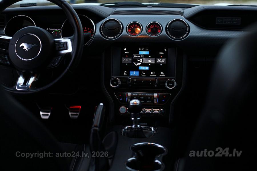 White Ford Mustang 2017 in Tallinn, with an engine capacity of 5.00 L and mileage of 85 thousand km for 40000 €, photo 18 on AUTOMOTO.COM.LV